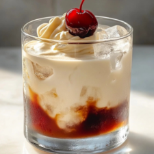 Home » Recipes » Drinks » Comfy Cow Cocktail